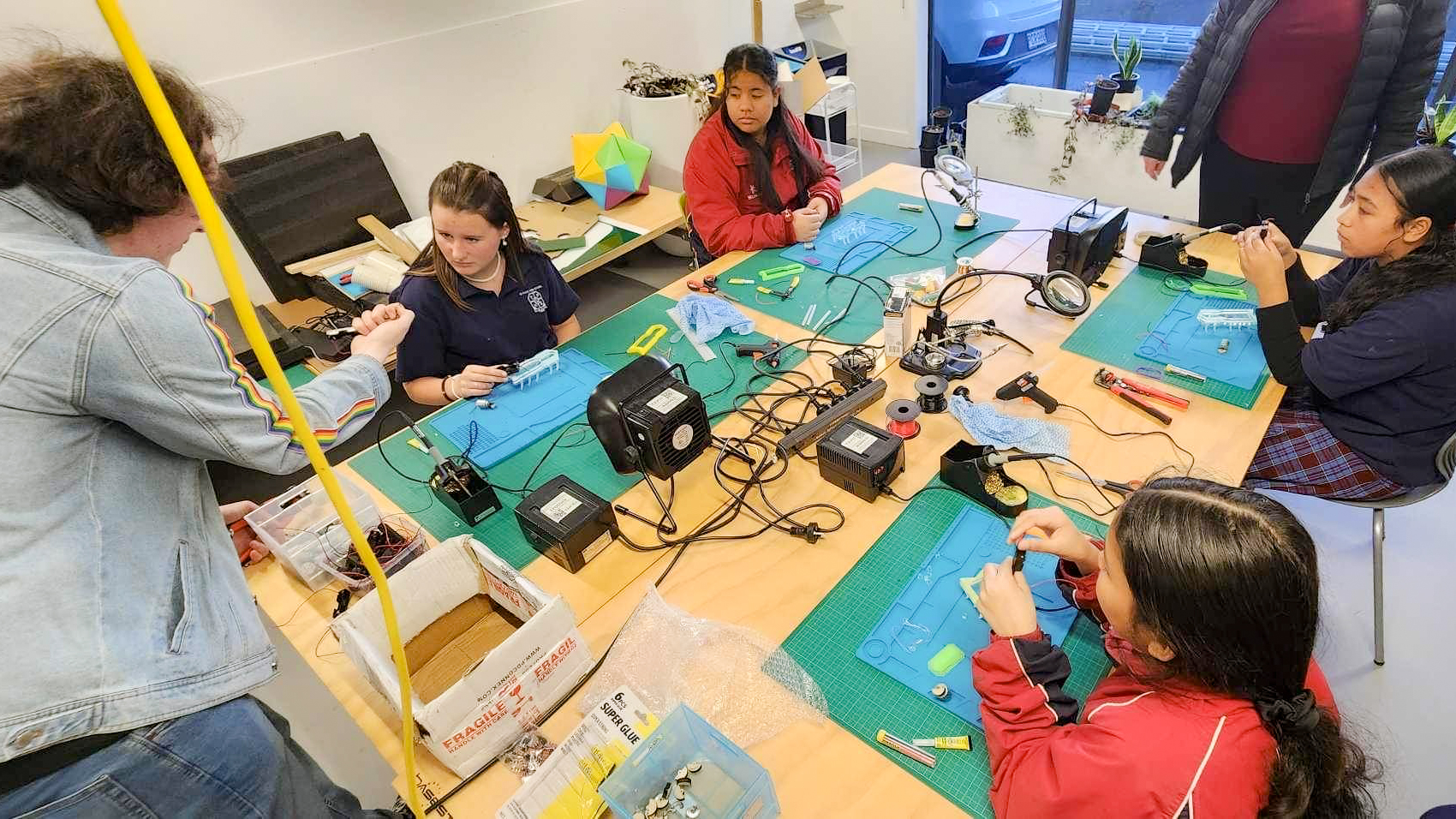 Tech Bug workshop with Te Puke High School – Tinkd Makerspace