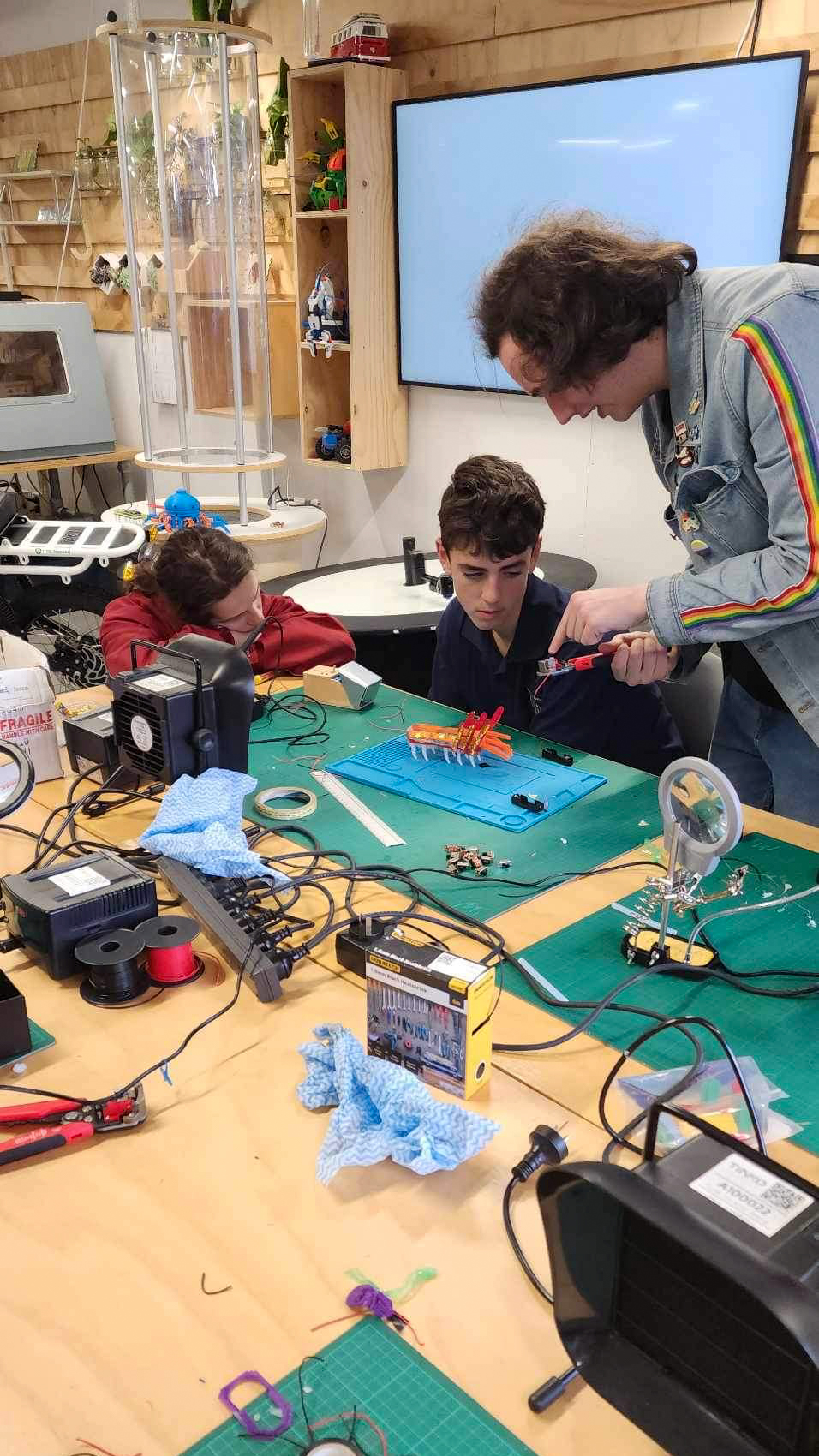 Tech Bug workshop with Te Puke High School – Tinkd Makerspace